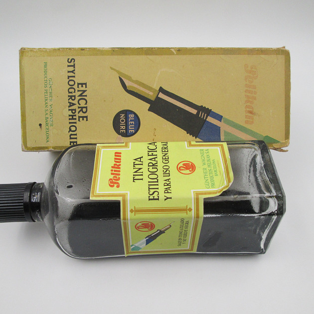 Botella Tinta Azul Negra Pelikan Cristal Y Tapa Resina 1980 | El ...