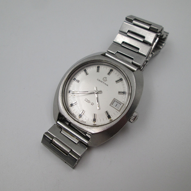 Certina Ds2 Turtle Steel Manual Wind Calendar Bracelet 1970s | El Coleccionista Ecléctico