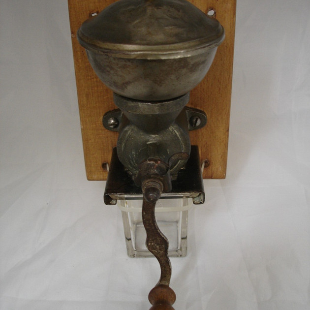 German Wall Mounted Coffee Grinder Robert Zassenhaus 1940 | El ...