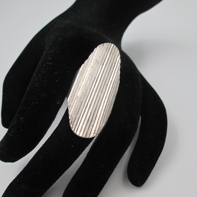 Womens Shuttle Ring With Ribbed Motifs Sterling Silver | El ...