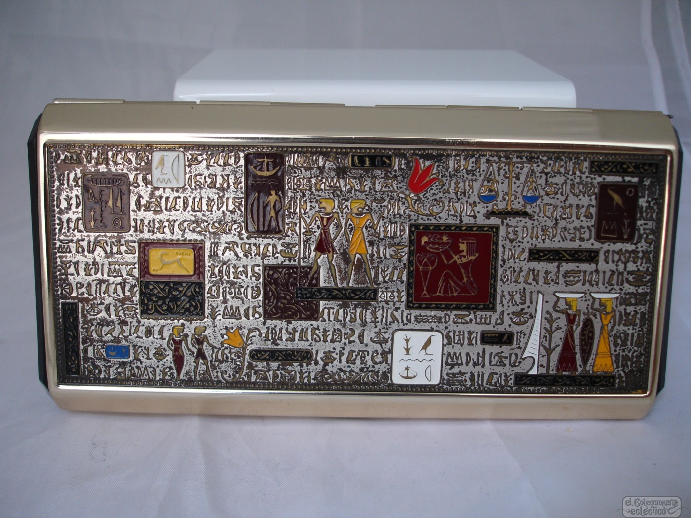 Musical Vanity Case Metal Plastic Enamel | El Coleccionista Ecléctico